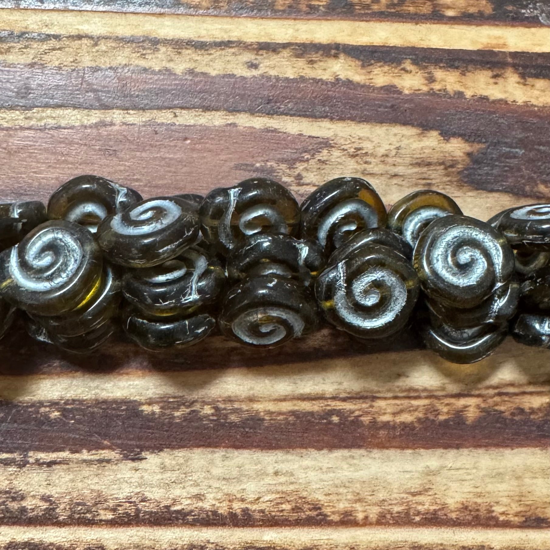 JKB-0734 - Czech Glass Disc Beads With Swirl, Taupe/Silver, 12mm | Str ...