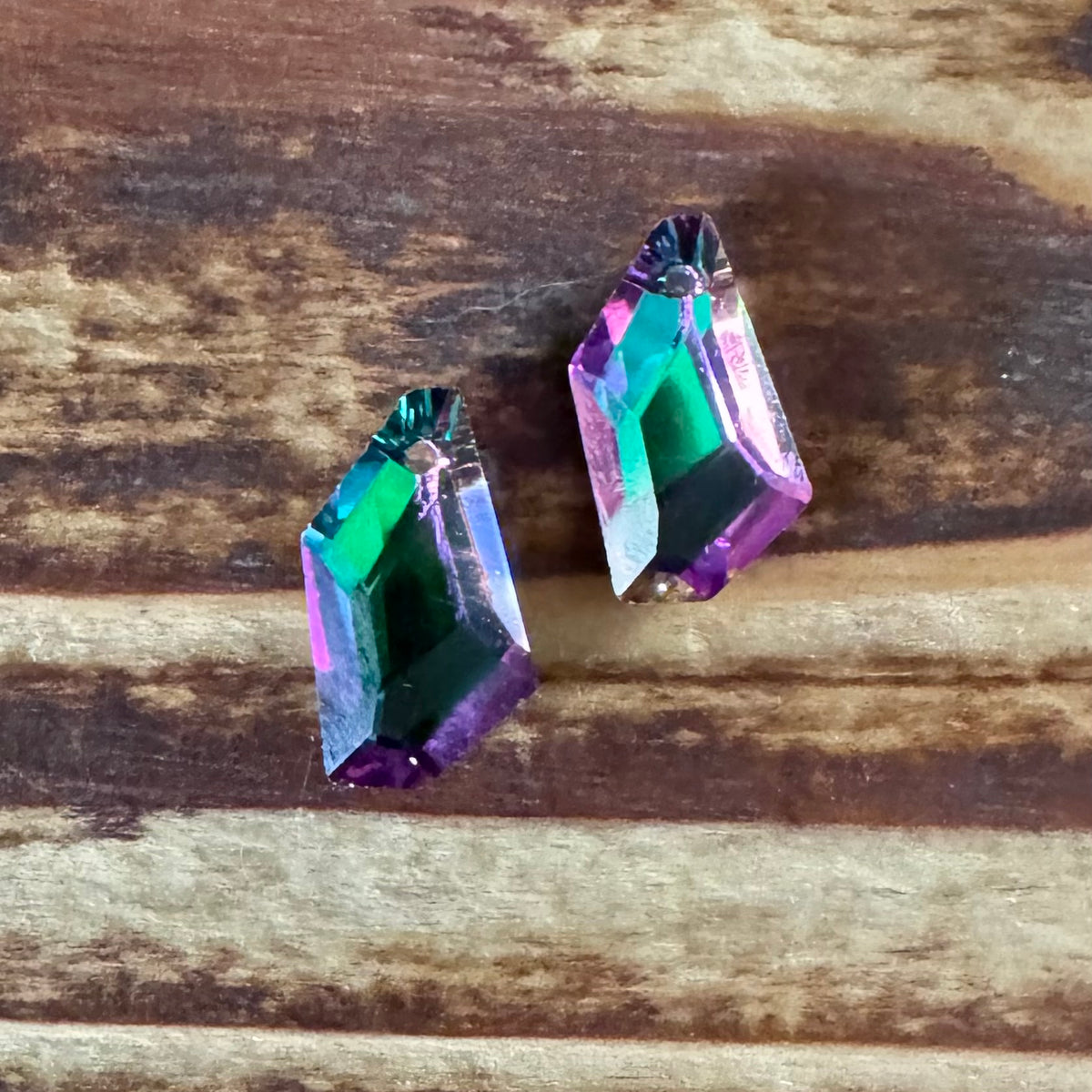 BCB-1626 - Crystal Trapezoid Pendant, Green Iris, 11x18mmmm | Pkg 2 ...