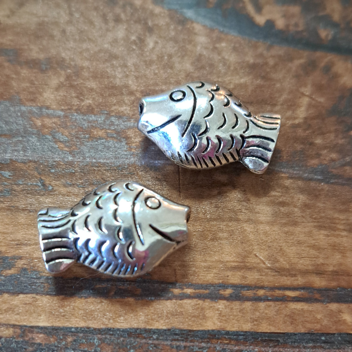 ST-MPP764S - Antique Silver Puffy Fish Bead, 21x14mm | Pkg 2 – Auntie's ...